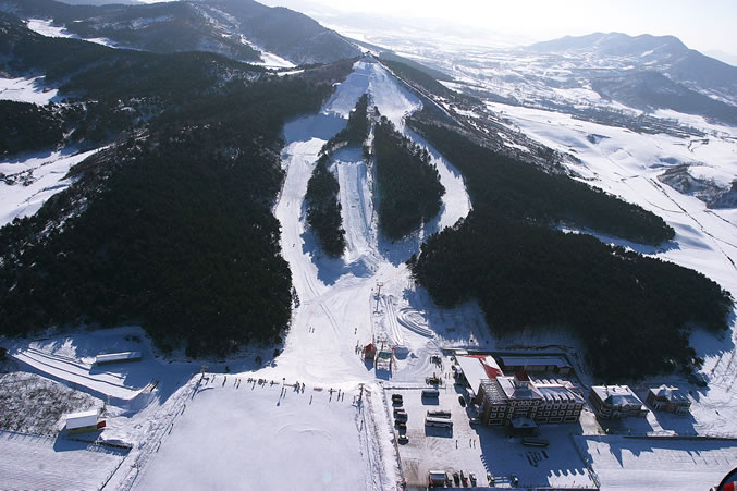 Bai Qing Zai Resort Guide - World Snowboard Guide