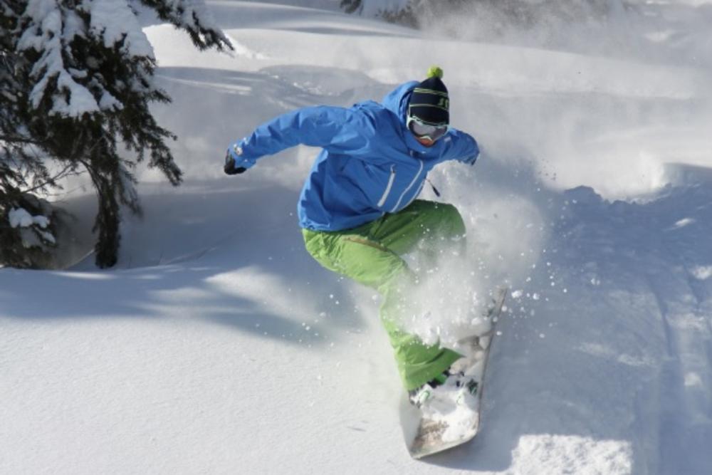 49 Degrees North Mountain Resort Resort Guide - World Snowboard Guide