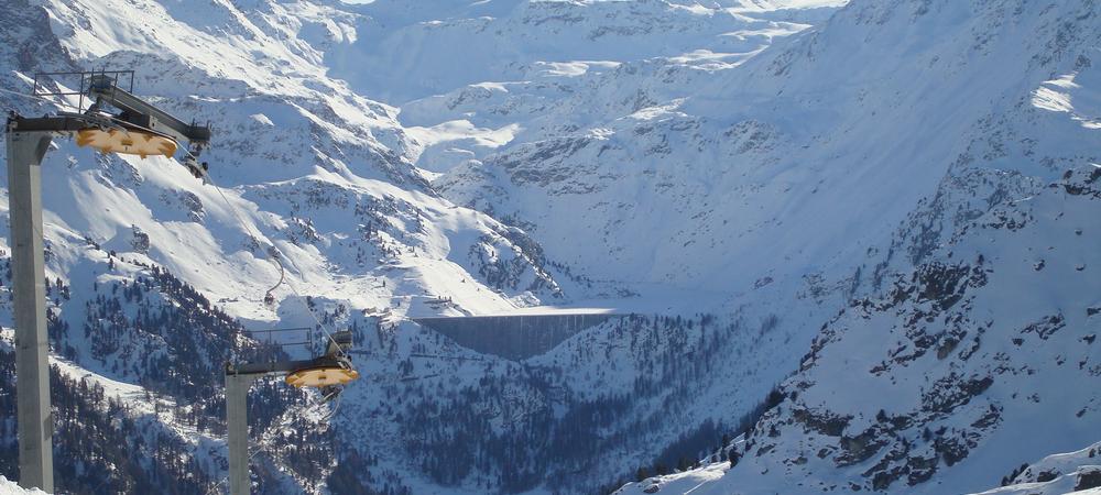 Best freeriding and off-piste resorts in the World - World Snowboard Guide